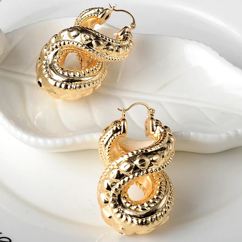 Figure 8 Vibes – The Gorgeous Doll Boutique