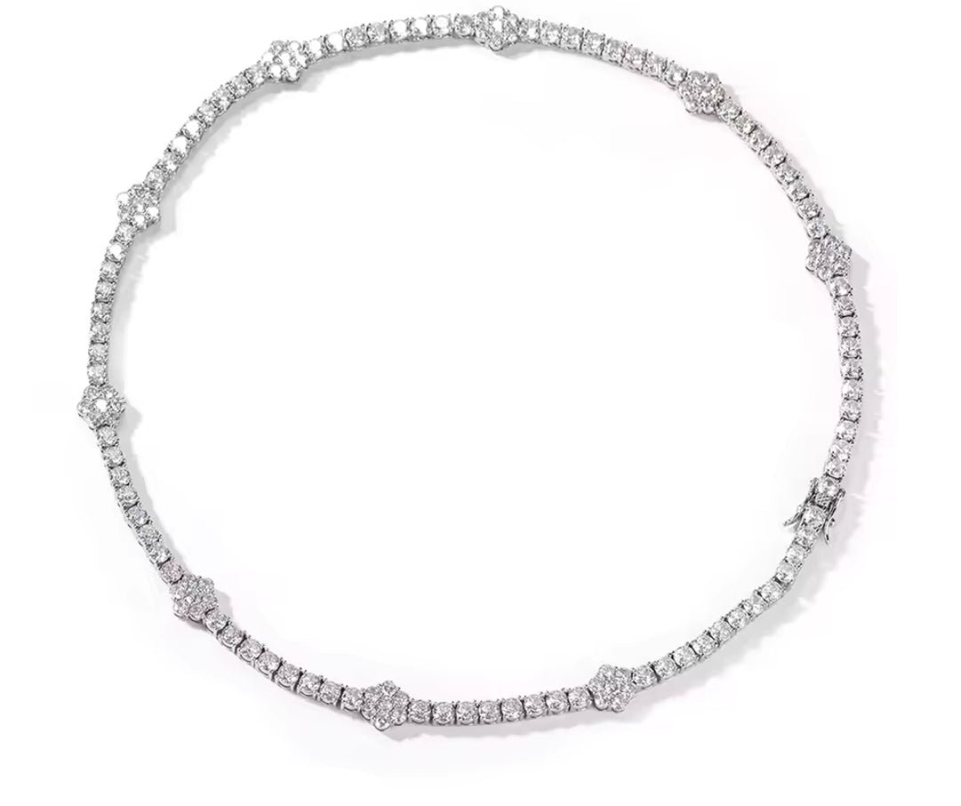 Flower & Ice Necklace – The Gorgeous Doll Boutique